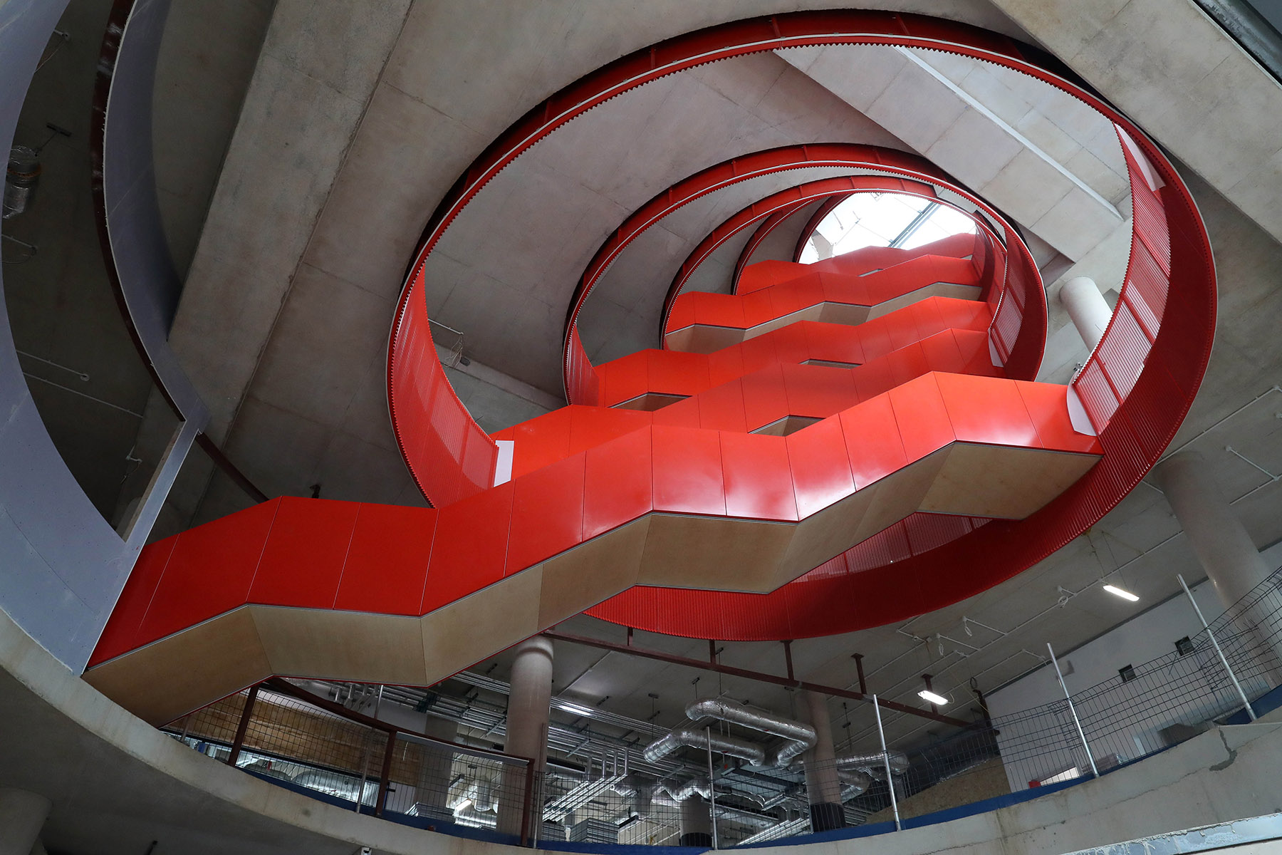 UK’s First Oculus Staircase Finally Takes Shape at Cardiff Innovation ...