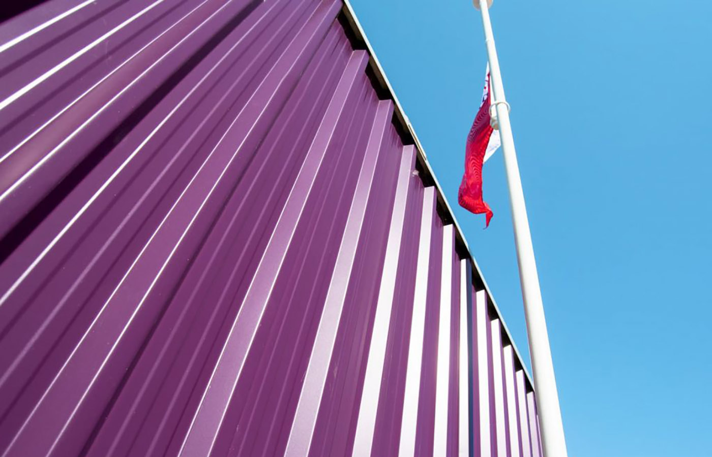 A Guide to Steel Site Hoarding Installation in Windy Weather ...